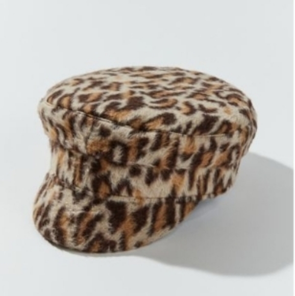 Urban Outfitters | Accessories | Urban Outfitters Leopard Print Faux ...